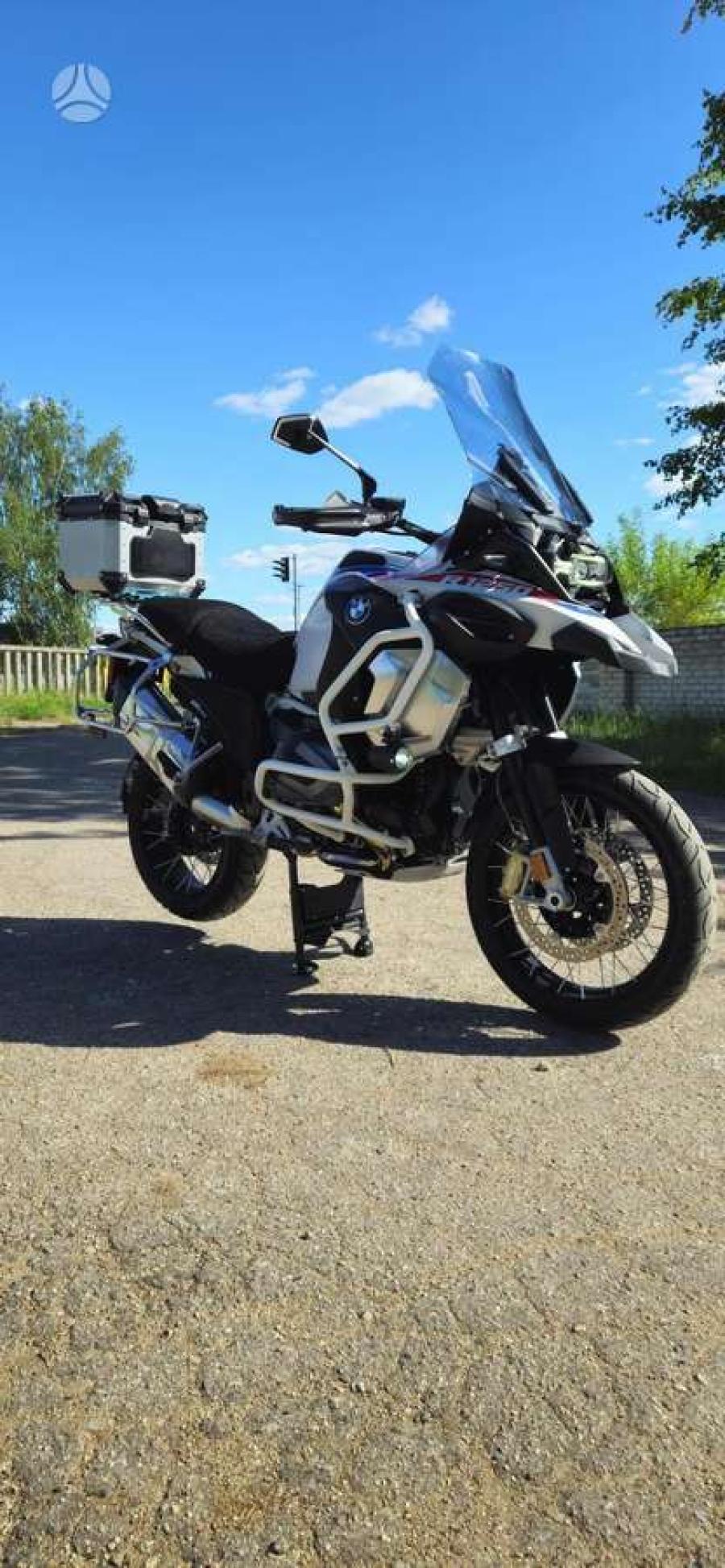 White BMW R 1250GS 2022 in Siauliai, with an engine capacity of 1.25 L and mileage of 22 thousand km for 17800 €, photo 3 on AUTOMOTO.COM.LV
