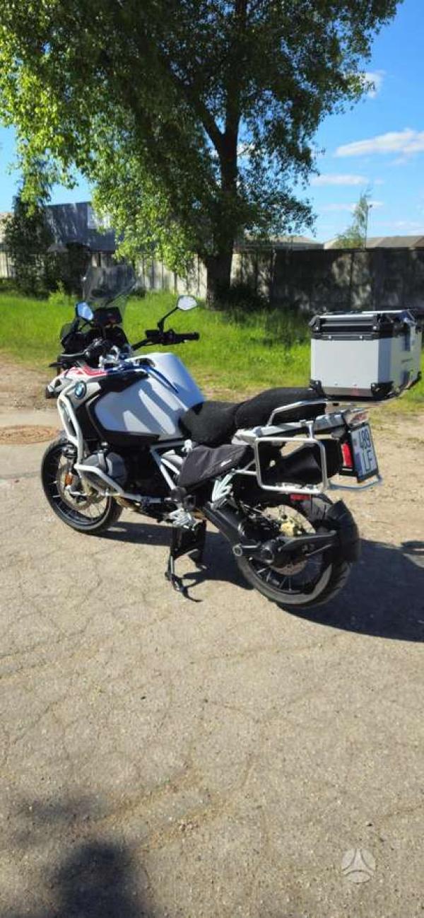 Balts BMW R 1250GS 2022 Šauļi, ar dzinēja tilpumu 1.25 L un nobraukumu 22 tūkst. km par 17800 €, foto 4 vietnē AUTOMOTO.COM.LV
