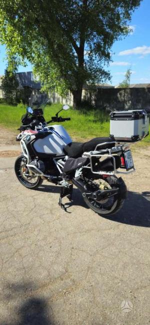 White BMW R 1250GS 2022 in Siauliai, with an engine capacity of 1.25 L and mileage of 22 thousand km for 17800 €, photo 5 on AUTOMOTO.COM.LV