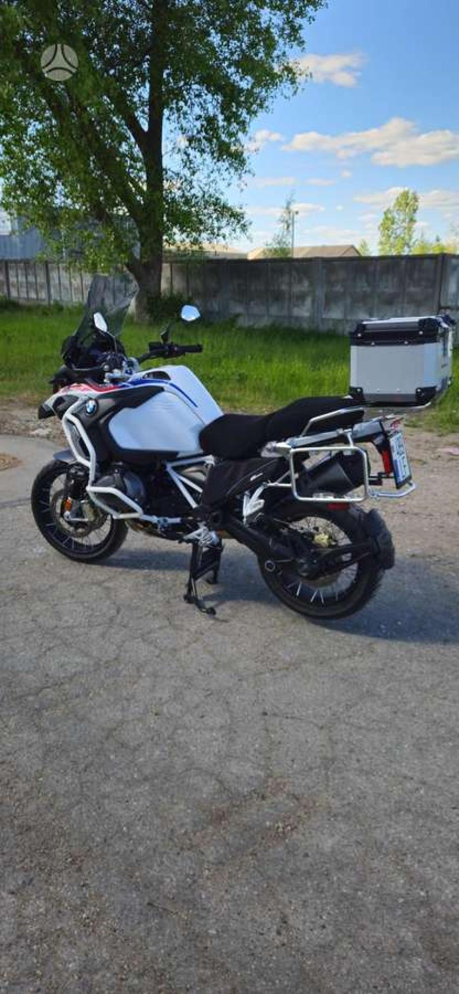 White BMW R 1250GS 2022 in Siauliai, with an engine capacity of 1.25 L and mileage of 22 thousand km for 17800 €, photo 8 on AUTOMOTO.COM.LV