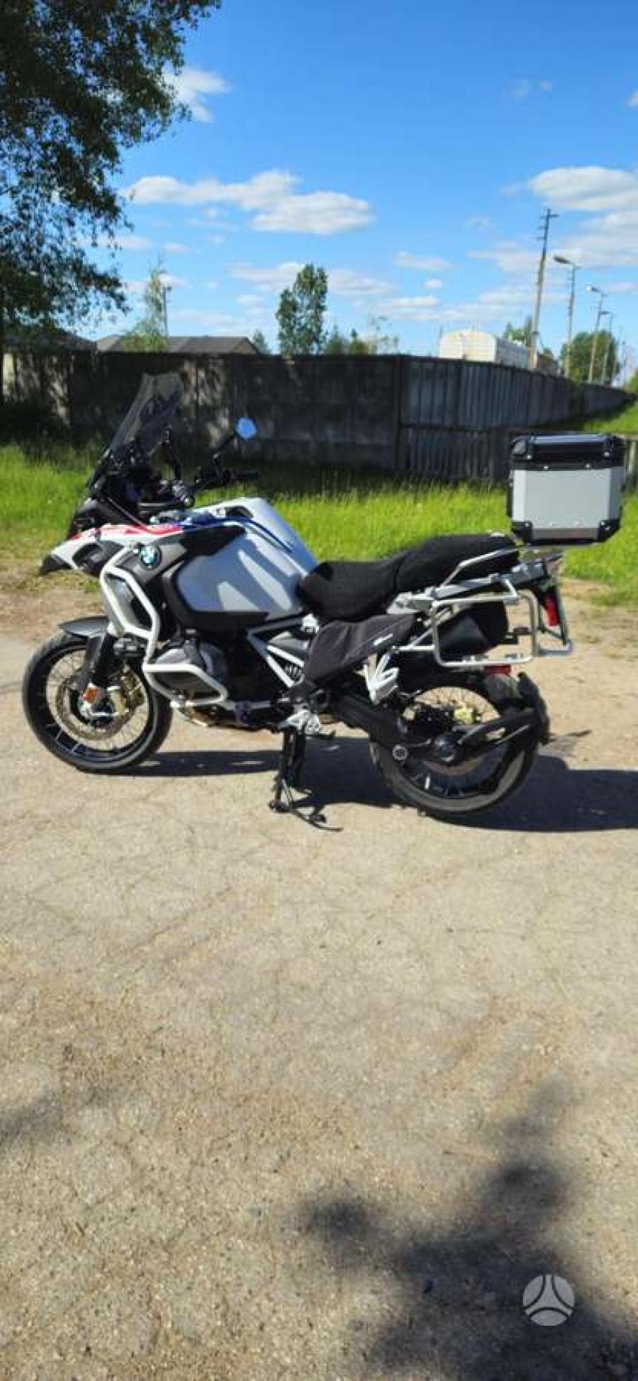 White BMW R 1250GS 2022 in Siauliai, with an engine capacity of 1.25 L and mileage of 22 thousand km for 17800 €, photo 11 on AUTOMOTO.COM.LV