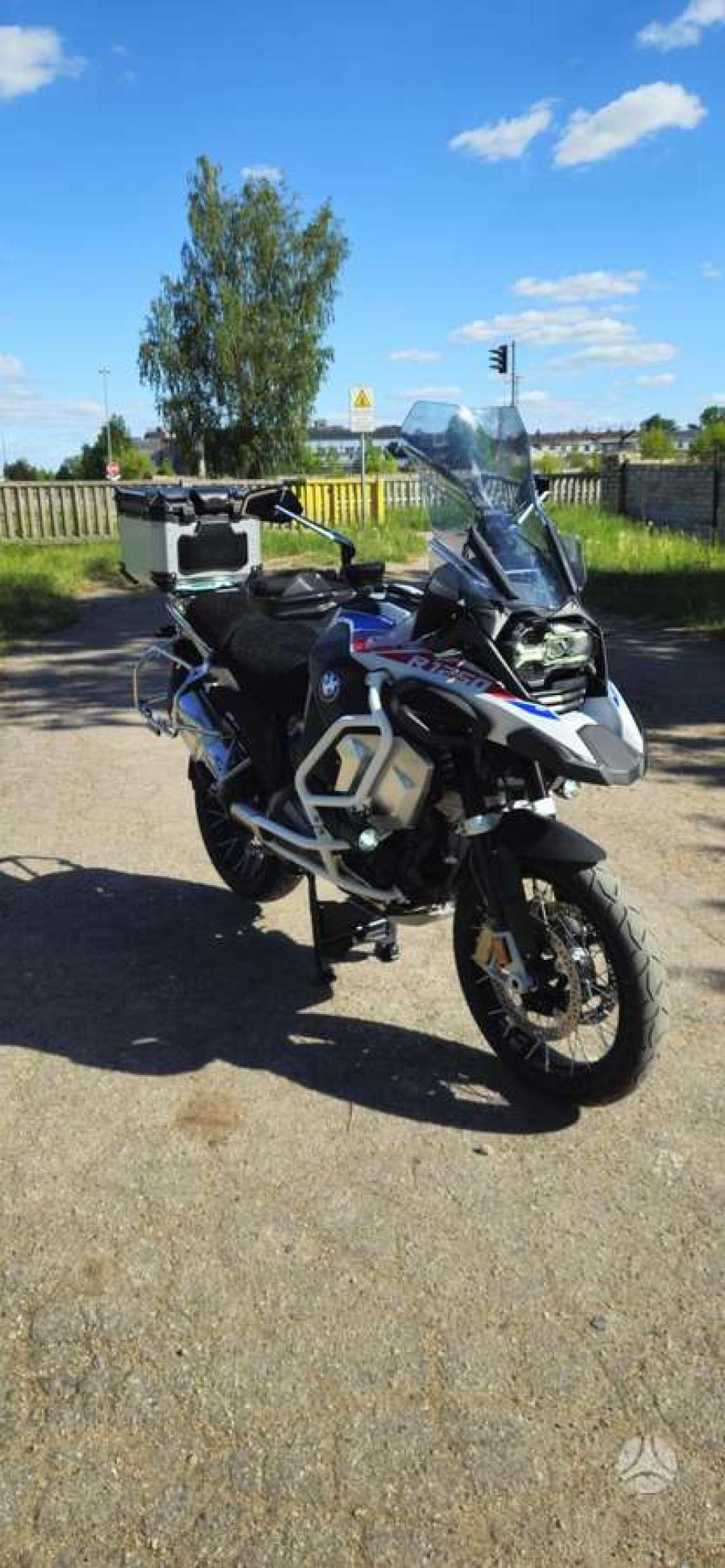 White BMW R 1250GS 2022 in Siauliai, with an engine capacity of 1.25 L and mileage of 22 thousand km for 17800 €, photo 12 on AUTOMOTO.COM.LV
