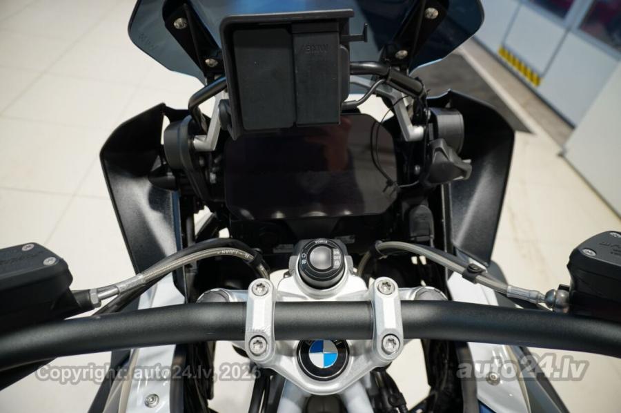 Balts BMW R 1250GS 2023 Tallina, ar dzinēja tilpumu 1.25 L un nobraukumu 28 tūkst. km par 19900 €, foto 9 vietnē AUTOMOTO.COM.LV