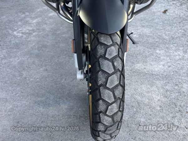 Balts BMW R 1250GS 2023 Tallina, ar dzinēja tilpumu 1.25 L un nobraukumu 8 tūkst. km par 21500 €, foto 3 vietnē AUTOMOTO.COM.LV