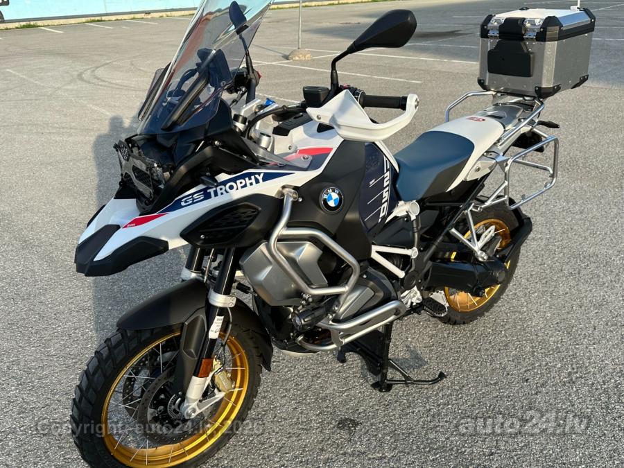 Balts BMW R 1250GS 2023 Tallina, ar dzinēja tilpumu 1.25 L un nobraukumu 23 tūkst. km par 19999 €, foto 1 vietnē AUTOMOTO.COM.LV