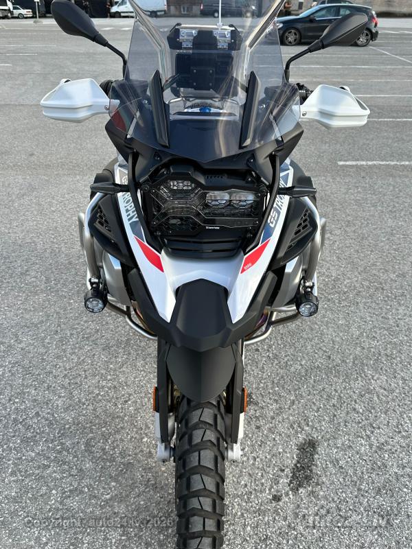 White BMW R 1250GS 2023 in Tallinn, with an engine capacity of 1.25 L and mileage of 23 thousand km for 19999 €, photo 2 on AUTOMOTO.COM.LV