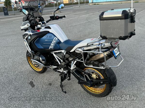 White BMW R 1250GS 2023 in Tallinn, with an engine capacity of 1.25 L and mileage of 23 thousand km for 19999 €, photo 4 on AUTOMOTO.COM.LV