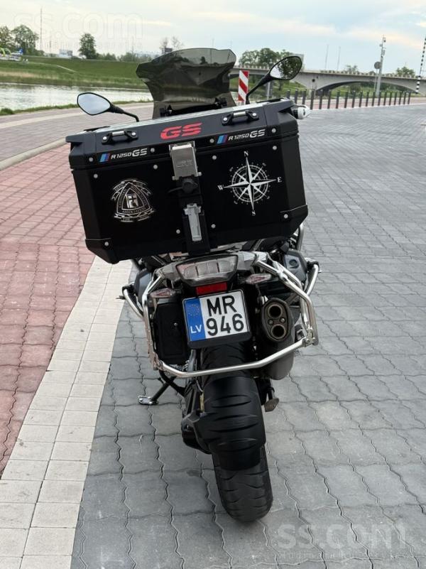 BMW R 1250GSA 2021 in Jelgava, with an engine capacity of 1.25 L and mileage of 0 thousand km for 17200 €, photo 4 on AUTOMOTO.COM.LV
