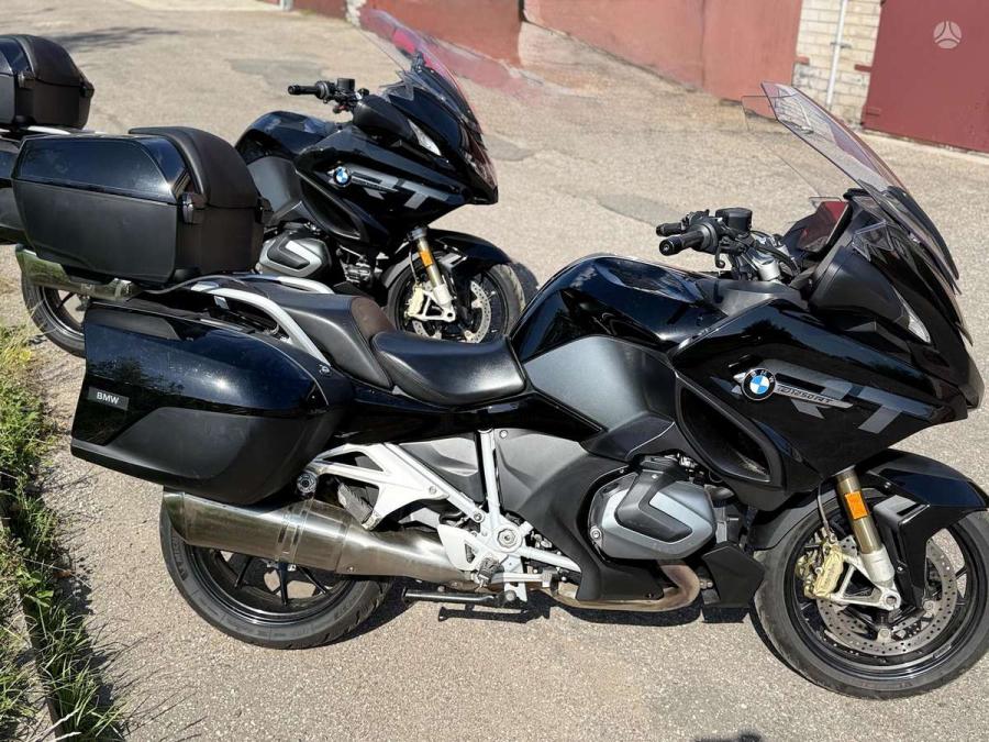 Black BMW R 1250RT 2022 in Vilnius, with an engine capacity of 1.25 L and mileage of 53 thousand km for 14990 €, photo 4 on AUTOMOTO.COM.LV