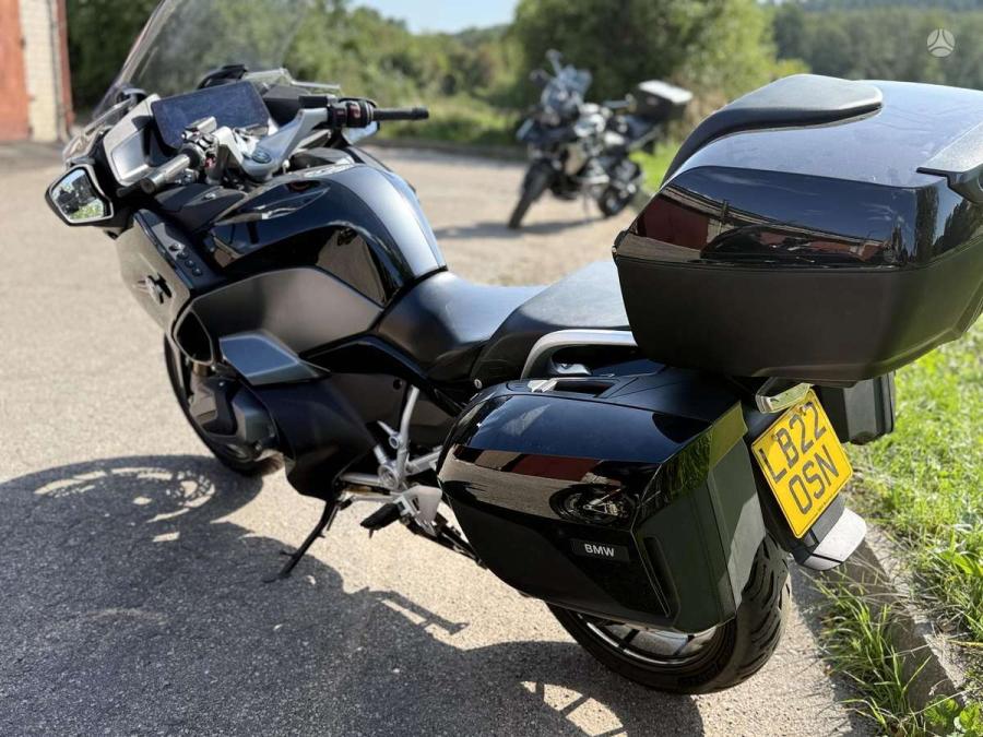 Black BMW R 1250RT 2022 in Vilnius, with an engine capacity of 1.25 L and mileage of 53 thousand km for 14990 €, photo 5 on AUTOMOTO.COM.LV