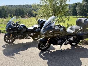 Black BMW R 1250RT 2022 in Vilnius, with an engine capacity of 1.25 L and mileage of 53 thousand km for 14990 €, photo 8 on AUTOMOTO.COM.LV