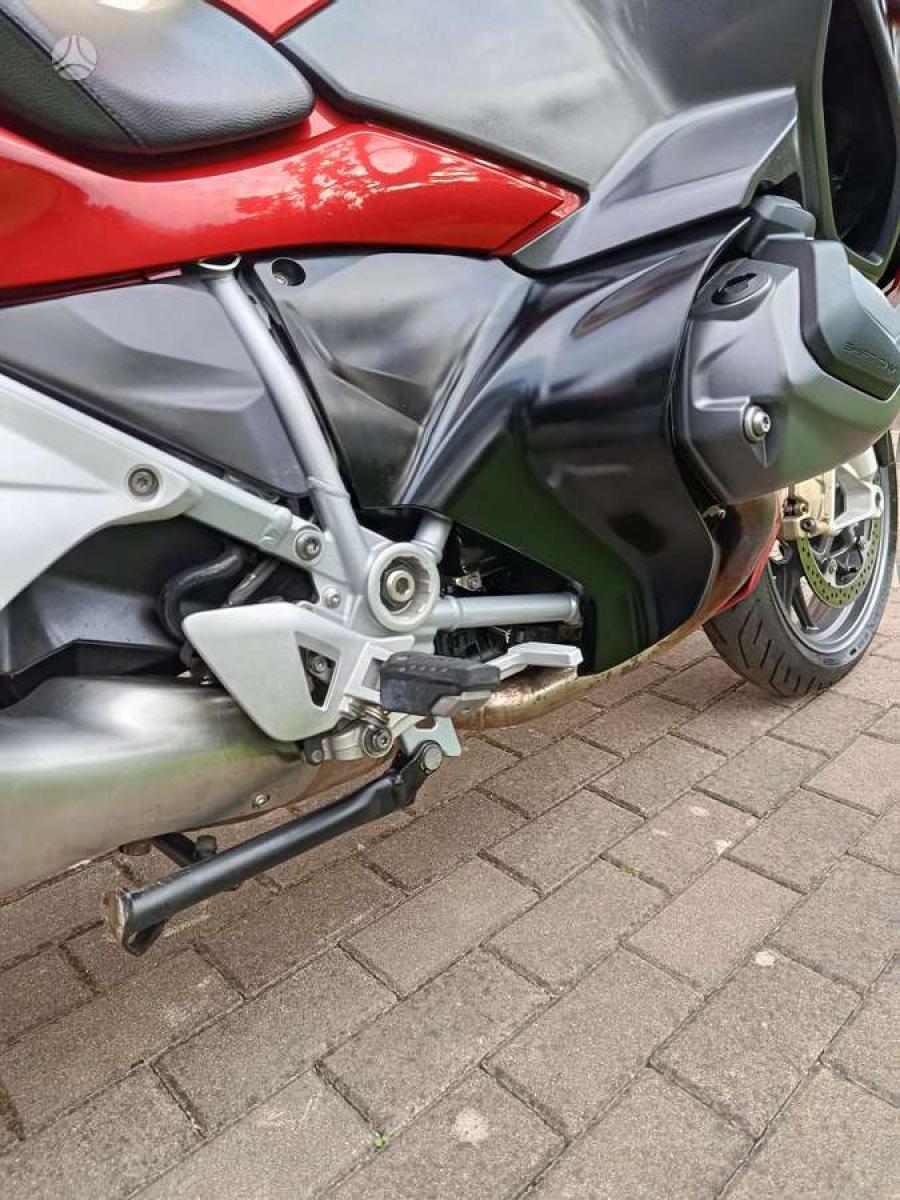 Red BMW R 1250RT 2019 in Siauliai, with an engine capacity of 1.25 L and mileage of 70 thousand km for 9999 €, photo 13 on AUTOMOTO.COM.LV