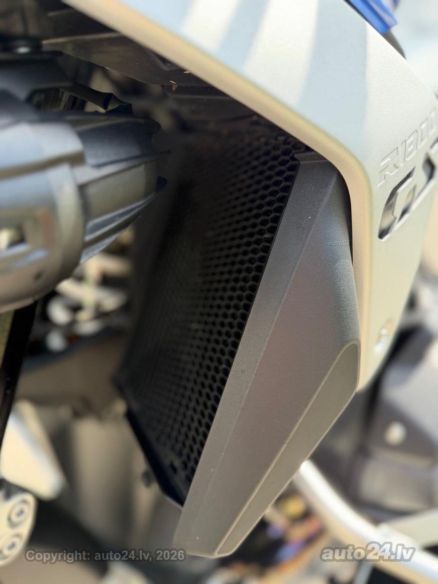 Black BMW R 1300GS 2024 in Tallinn, with an engine capacity of 1.30 L and mileage of 10 thousand km for 21000 €, photo 9 on AUTOMOTO.COM.LV