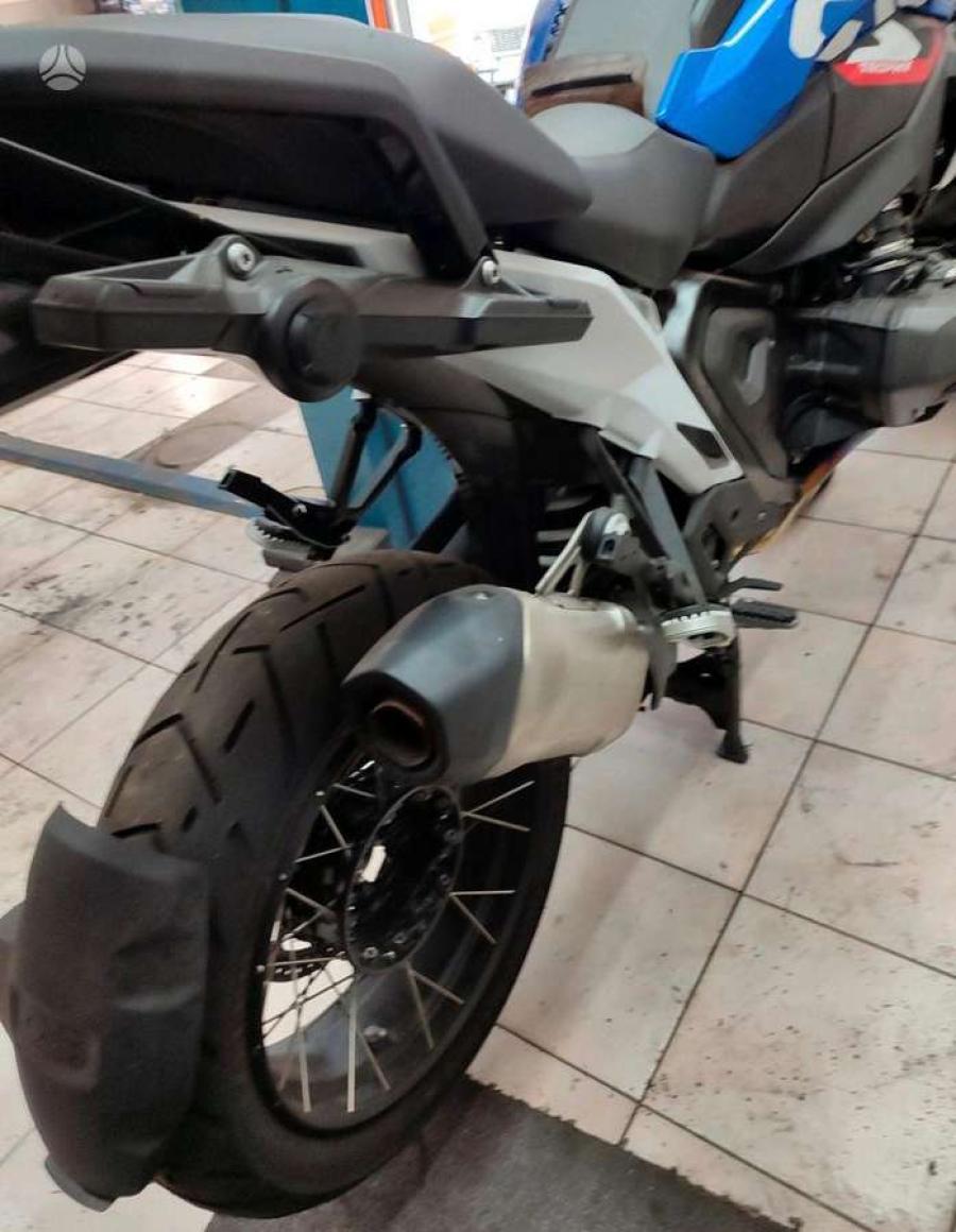 Zils BMW R 1300GS 2024 Tauragė, ar dzinēja tilpumu 1.30 L un nobraukumu 4 tūkst. km par 11700 €, foto 7 vietnē AUTOMOTO.COM.LV