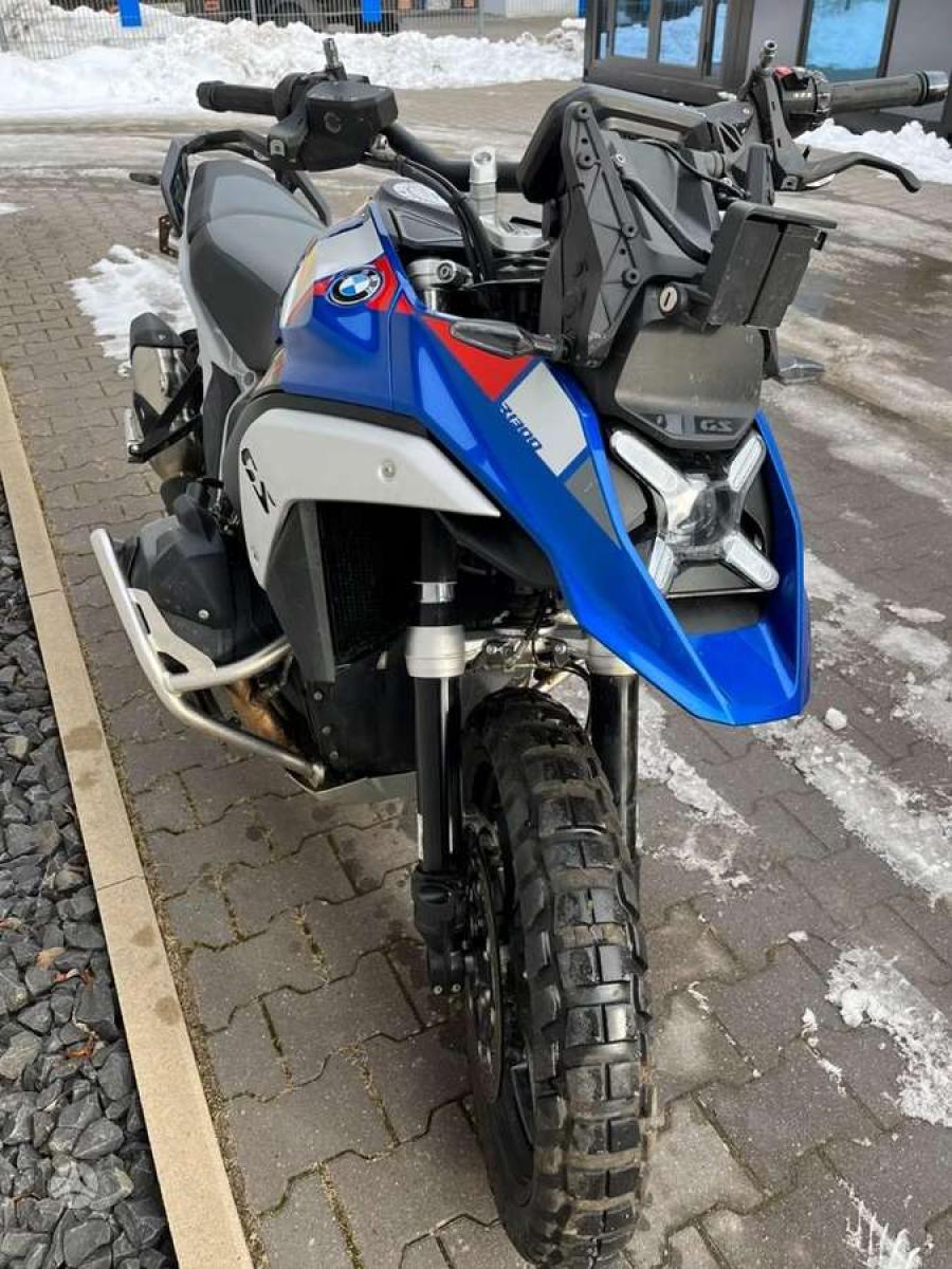 Zils BMW R 1300GS 2024 Tauragė, ar dzinēja tilpumu 1.30 L un nobraukumu 4 tūkst. km par 13350 €, foto 1 vietnē AUTOMOTO.COM.LV