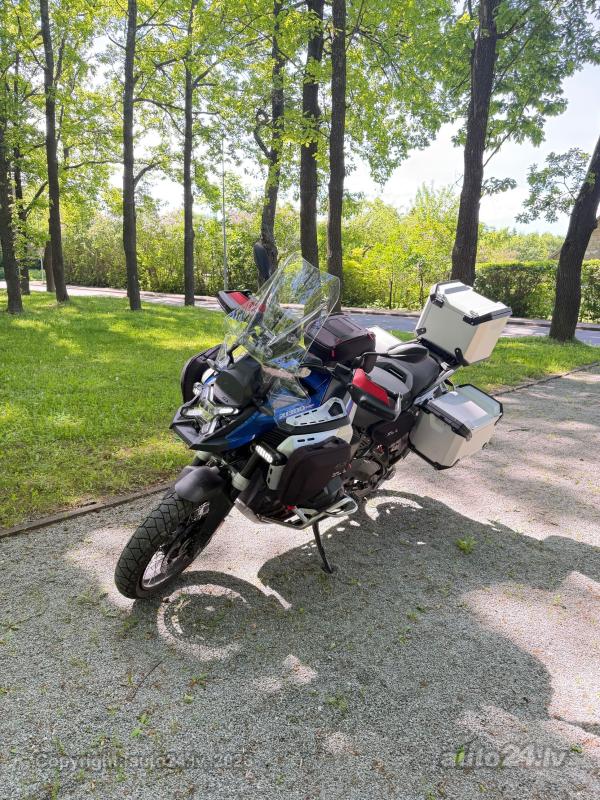 Zils BMW R 1300GS 2025 Tallina, ar dzinēja tilpumu 1.30 L un nobraukumu 2 tūkst. km par 28900 €, foto 6 vietnē AUTOMOTO.COM.LV