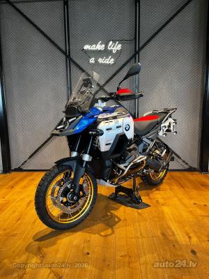 Zils BMW R 1300GS 2026 Tallina, ar dzinēja tilpumu 1.30 L un nobraukumu 1 tūkst. km par 24990 €, foto  vietnē AUTOMOTO.COM.LV