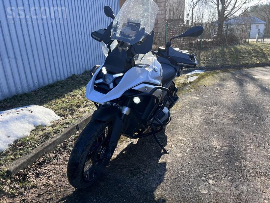 BMW R 1300GS 2024 in Riga, with an engine capacity of 1.30 L and mileage of 0 thousand km for 19500 €, photo 3 on AUTOMOTO.COM.LV