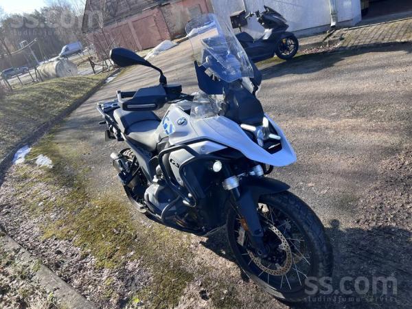 BMW R 1300GS 2024 in Riga, with an engine capacity of 1.30 L and mileage of 0 thousand km for 19500 €, photo 3 on AUTOMOTO.COM.LV