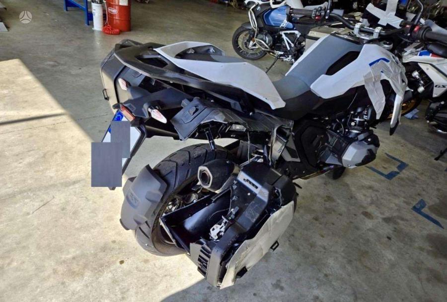 Белый БМВ R 1300GS 2024 в Вильнюс, объемом двигателя 1.30 л и пробегом 13 тыс. км за 9999 €, фото 4 на AUTOMOTO.COM.LV
