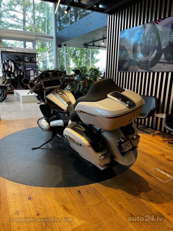 White BMW R 18 2024 in Tallinn, with an engine capacity of 1.80 L and mileage of 1 thousand km for 23990 €, photo 5 on AUTOMOTO.COM.LV