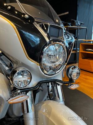 White BMW R 18 2024 in Tallinn, with an engine capacity of 1.80 L and mileage of 1 thousand km for 23990 €, photo 13 on AUTOMOTO.COM.LV