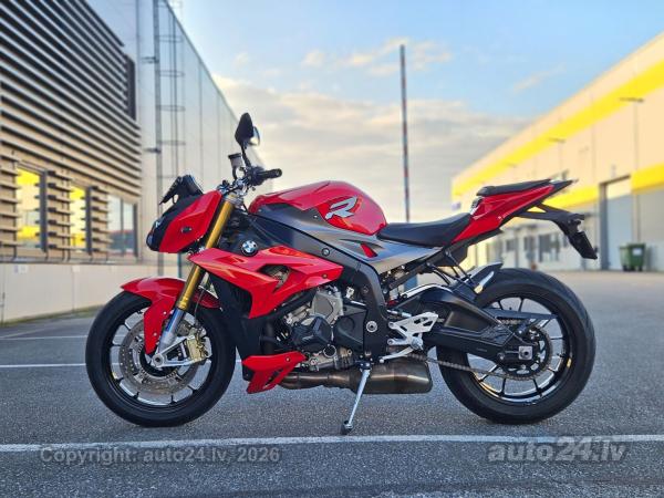 Black BMW S 1000R 2014 in Tallinn, with an engine capacity of 1.00 L and mileage of 26 thousand km for 6300 €, photo 1 on AUTOMOTO.COM.LV