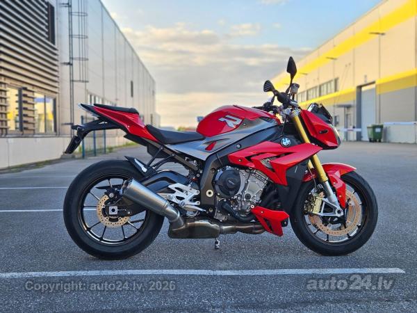 Black BMW S 1000R 2014 in Tallinn, with an engine capacity of 1.00 L and mileage of 26 thousand km for 6300 €, photo 5 on AUTOMOTO.COM.LV