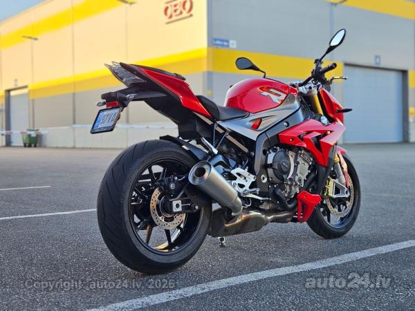 Черный БМВ S 1000R 2014 в Таллин, объемом двигателя 1.00 л и пробегом 26 тыс. км за 6300 €, фото 7 на AUTOMOTO.COM.LV