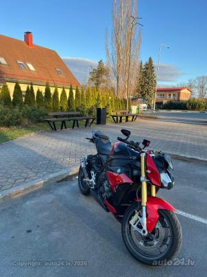 Black BMW S 1000R 2017 in Tallinn, with an engine capacity of 1.00 L and mileage of 37 thousand km for 8500 €, photo 3 on AUTOMOTO.COM.LV