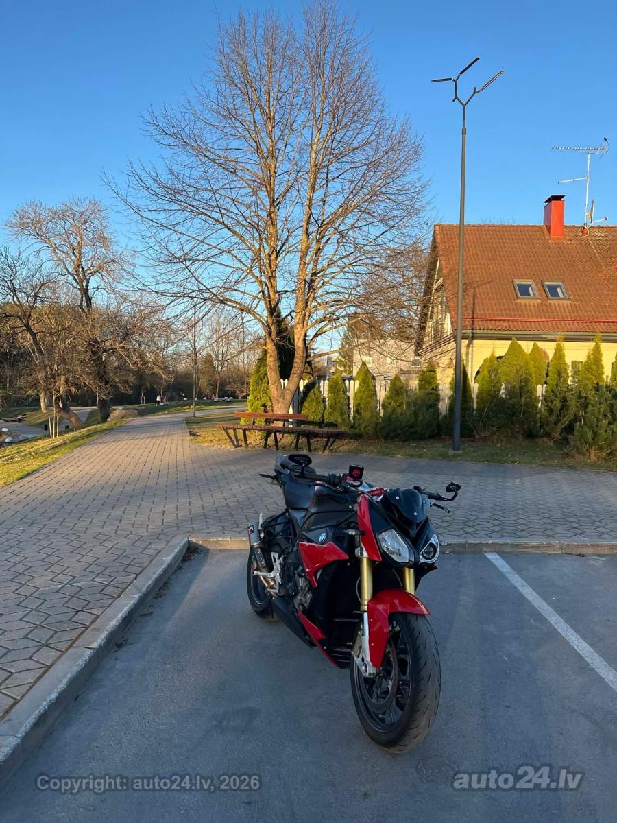 Black BMW S 1000R 2017 in Tallinn, with an engine capacity of 1.00 L and mileage of 37 thousand km for 8500 €, photo 8 on AUTOMOTO.COM.LV