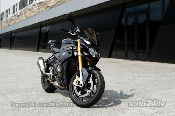 Черный БМВ S 1000R 2019 в Таллин, объемом двигателя 1.00 л и пробегом 22 тыс. км за 10500 €, фото 1 на AUTOMOTO.COM.LV