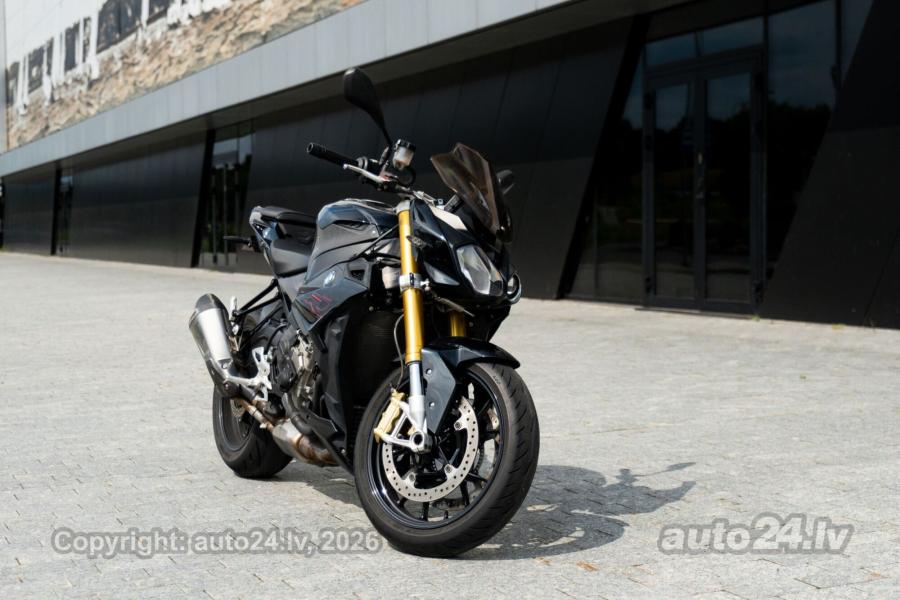 Black BMW S 1000R 2019 in Tallinn, with an engine capacity of 1.00 L and mileage of 22 thousand km for 10500 €, photo 1 on AUTOMOTO.COM.LV