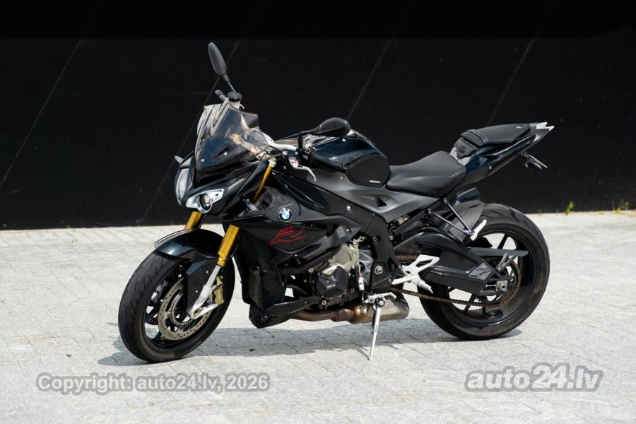 Black BMW S 1000R 2019 in Tallinn, with an engine capacity of 1.00 L and mileage of 22 thousand km for 10500 €, photo 3 on AUTOMOTO.COM.LV