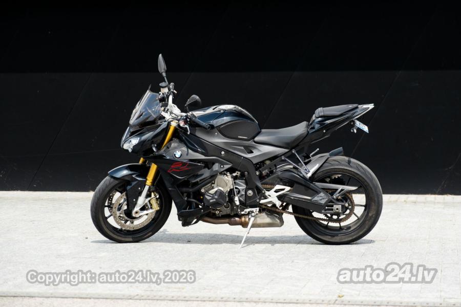 Black BMW S 1000R 2019 in Tallinn, with an engine capacity of 1.00 L and mileage of 22 thousand km for 10500 €, photo 4 on AUTOMOTO.COM.LV