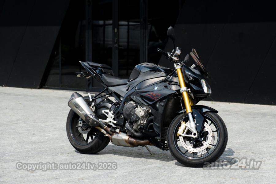 Black BMW S 1000R 2019 in Tallinn, with an engine capacity of 1.00 L and mileage of 22 thousand km for 10500 €, photo 5 on AUTOMOTO.COM.LV