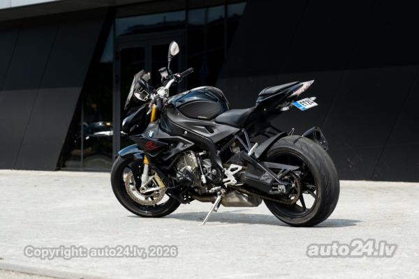 Черный БМВ S 1000R 2019 в Таллин, объемом двигателя 1.00 л и пробегом 22 тыс. км за 10500 €, фото 5 на AUTOMOTO.COM.LV