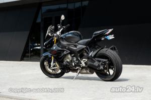 Black BMW S 1000R 2019 in Tallinn, with an engine capacity of 1.00 L and mileage of 22 thousand km for 10500 €, photo 6 on AUTOMOTO.COM.LV