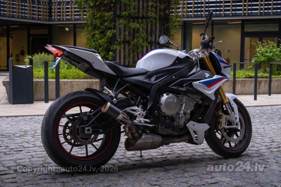 Melns BMW S 1000R 2020 Tallina, ar dzinēja tilpumu 1.00 L un nobraukumu 20 tūkst. km par 9900 €, foto 4 vietnē AUTOMOTO.COM.LV