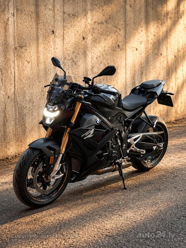 Черный БМВ S 1000R 2024 в Таллин, объемом двигателя 1.00 л и пробегом 9 тыс. км за 14750 €, фото 1 на AUTOMOTO.COM.LV