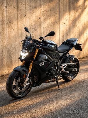 Черный БМВ S 1000R 2024 в Таллин, объемом двигателя 1.00 л и пробегом 9 тыс. км за 14750 €, фото  на AUTOMOTO.COM.LV