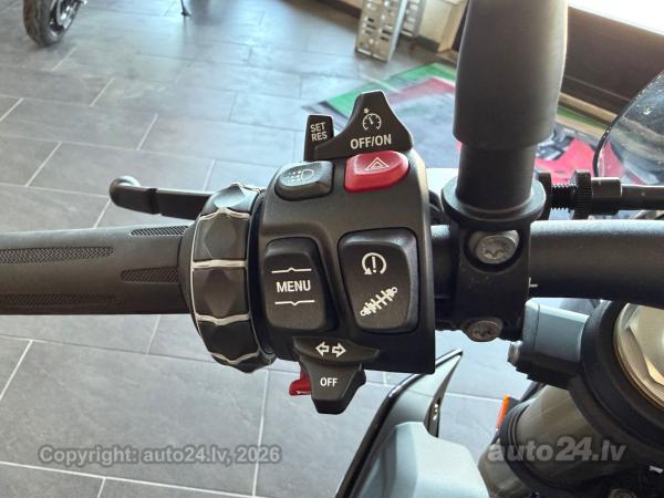 Black BMW S 1000R 2024 in Tallinn, with an engine capacity of 1.00 L and mileage of 8 thousand km for 14990 €, photo 8 on AUTOMOTO.COM.LV