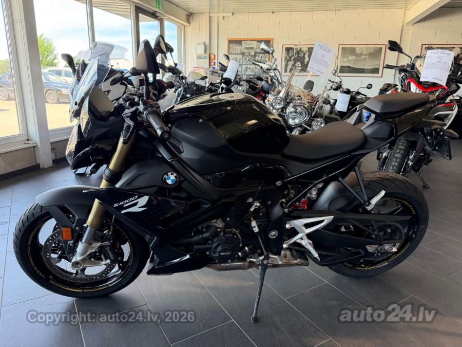 Melns BMW S 1000R 2024 Tallina, ar dzinēja tilpumu 1.00 L un nobraukumu 8 tūkst. km par 14990 €, foto 13 vietnē AUTOMOTO.COM.LV
