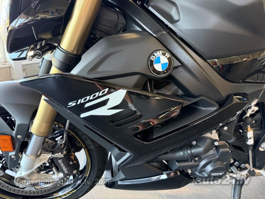 Melns BMW S 1000R 2024 Tallina, ar dzinēja tilpumu 1.00 L un nobraukumu 8 tūkst. km par 14990 €, foto 16 vietnē AUTOMOTO.COM.LV