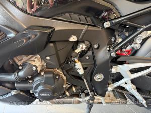 Melns BMW S 1000R 2024 Tallina, ar dzinēja tilpumu 1.00 L un nobraukumu 8 tūkst. km par 14990 €, foto 17 vietnē AUTOMOTO.COM.LV