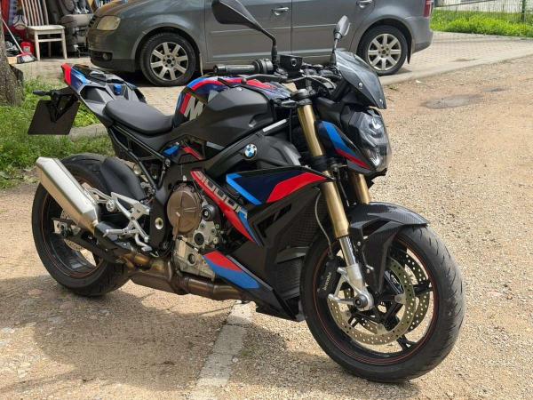 Черный БМВ S 1000R 2024 в Вильнюс, объемом двигателя 0.00 л и пробегом 4 тыс. км за 12999 €, фото 2 на AUTOMOTO.COM.LV