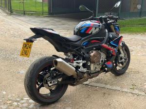 Black BMW S 1000R 2024 in Vilnius, with an engine capacity of 0.00 L and mileage of 4 thousand km for 12999 €, photo 5 on AUTOMOTO.COM.LV