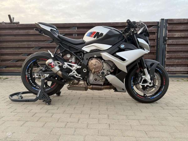 Black BMW S 1000R 2024 in Vilnius, with an engine capacity of 1.00 L and mileage of 27 thousand km for 11599 €, photo 4 on AUTOMOTO.COM.LV