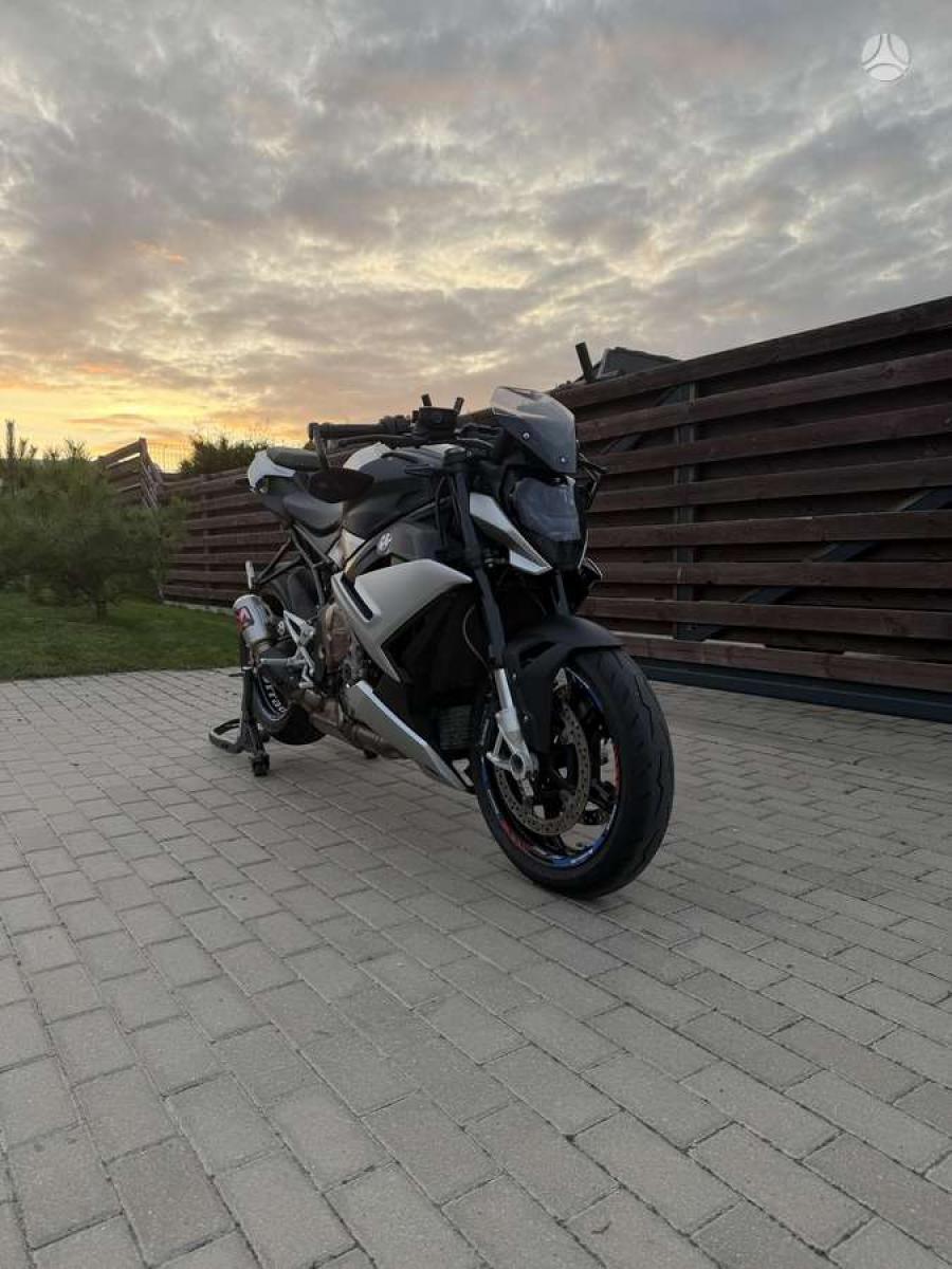 Black BMW S 1000R 2024 in Vilnius, with an engine capacity of 1.00 L and mileage of 27 thousand km for 11599 €, photo 8 on AUTOMOTO.COM.LV