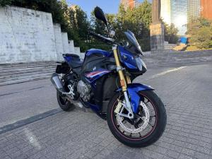 Синий БМВ S 1000R 2020 в Вильнюс, объемом двигателя 1.00 л и пробегом 35 тыс. км за 8500 €, фото 4 на AUTOMOTO.COM.LV
